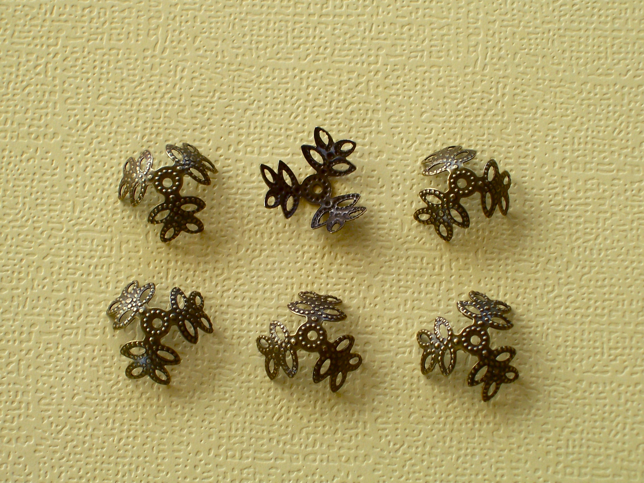 Antique Brass Vine Bead Caps (24) on Luulla
